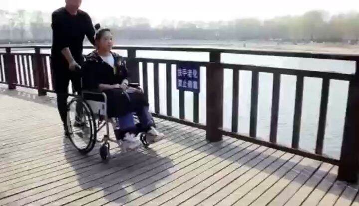 DF CABLE วีลแชร์ รถเข็นผู้ป่วย Wheelchair พับได้ ล้อใหญ่ เก้าอี้รถเข็น ...