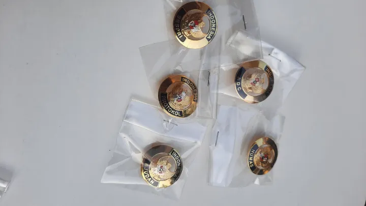 Pin PROTOKOL, AJUDAN, HUMAS, SESPRI, ADC | Lazada Indonesia