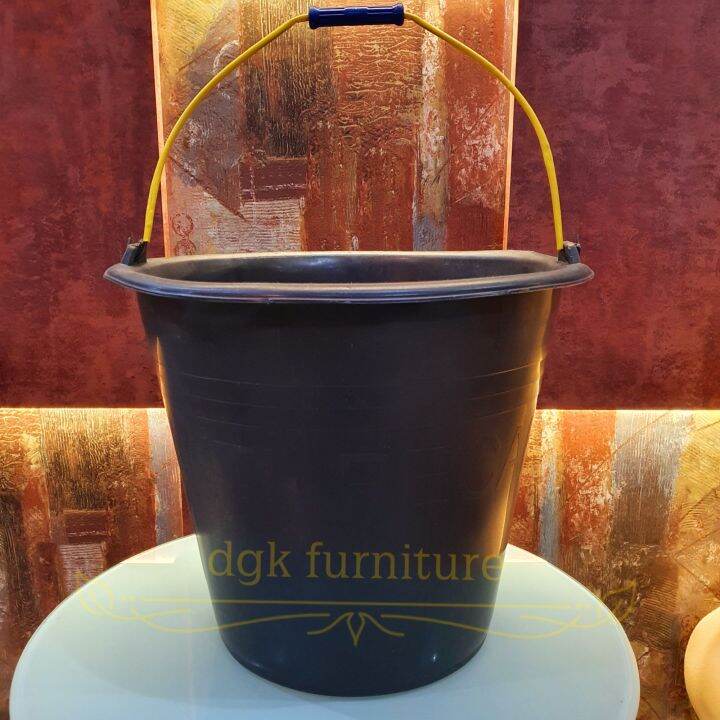 Ember Plastik Bergagang Gagang cor Semen Timba Kaki ANTI PECAH Hitam ...