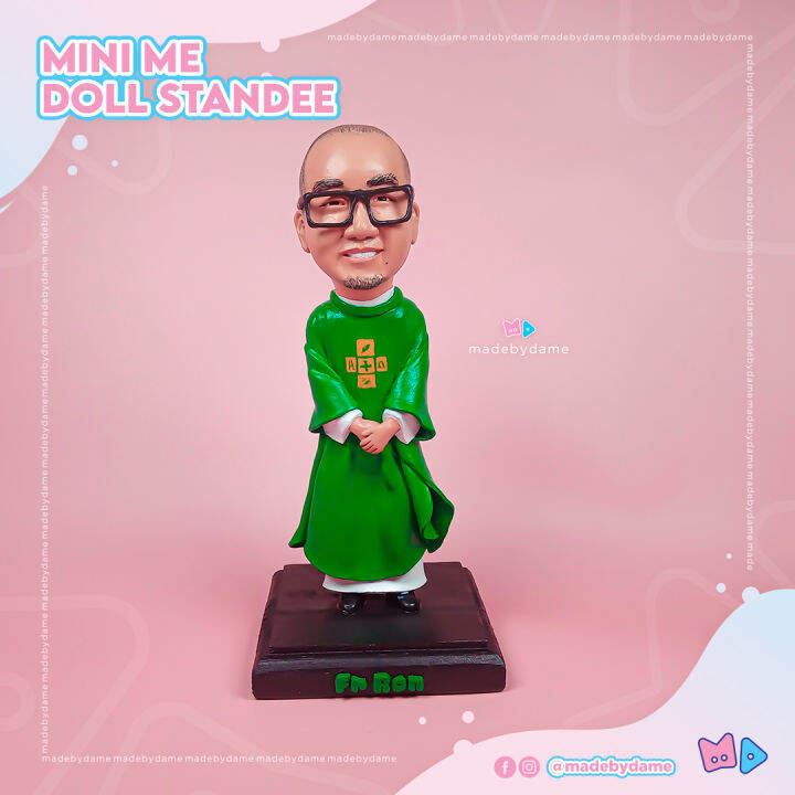 8 Inches Personalized Mini Me Standee/Cake Topper Caricature Polymer ...