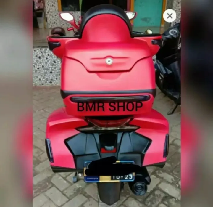 top box belakang pcx 160 dilengkapi lampu sein dan senja , top box pcx ...