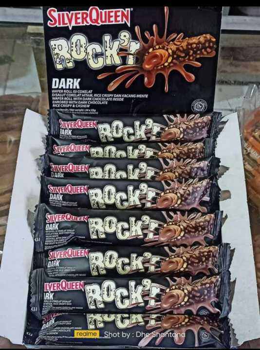 Silverqueen Rocker CHOCOLATE WAFER ROLL COKLAT | Lazada Indonesia