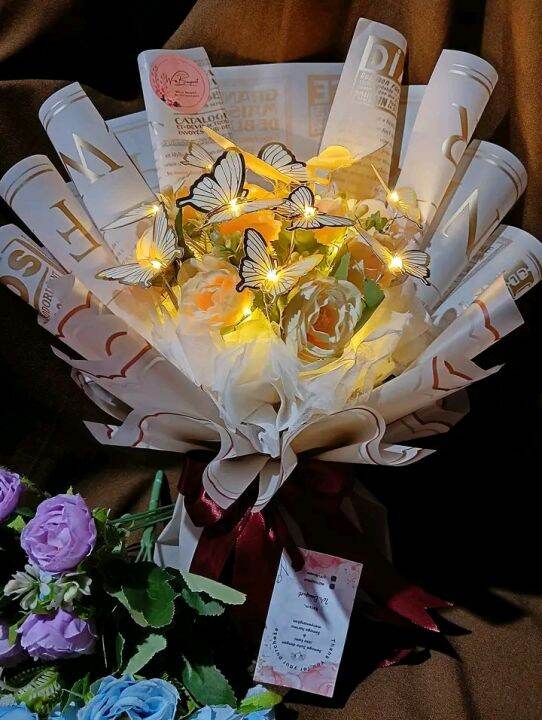 buket bunga dan kupu" lengkap dengan lampu Led/buket untuk wisuda dan ...
