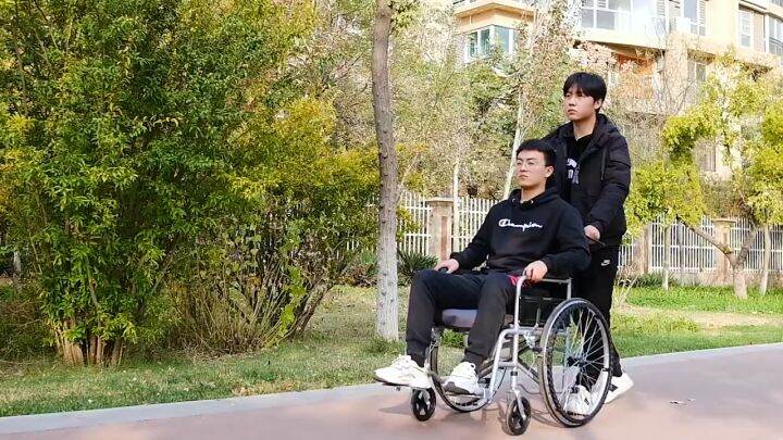 Kursi Roda Elektrik Bisa Lipat Full Otomatis / Kursi roda listrik ...