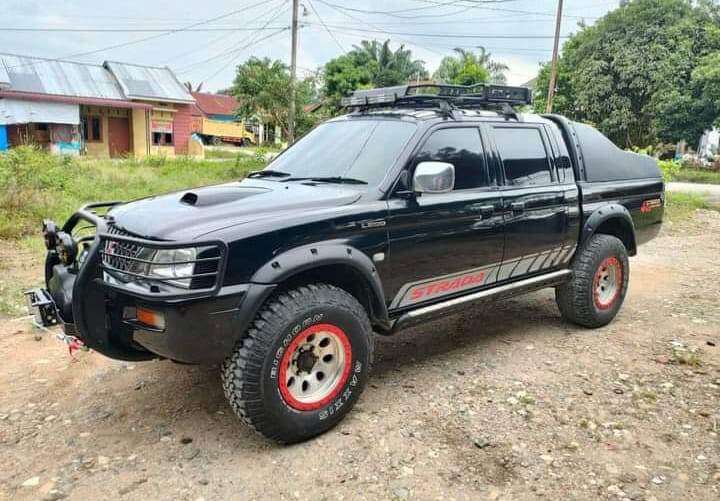 over fender mobil Strada L200 dabel cabin & singel cabin model kecil ...