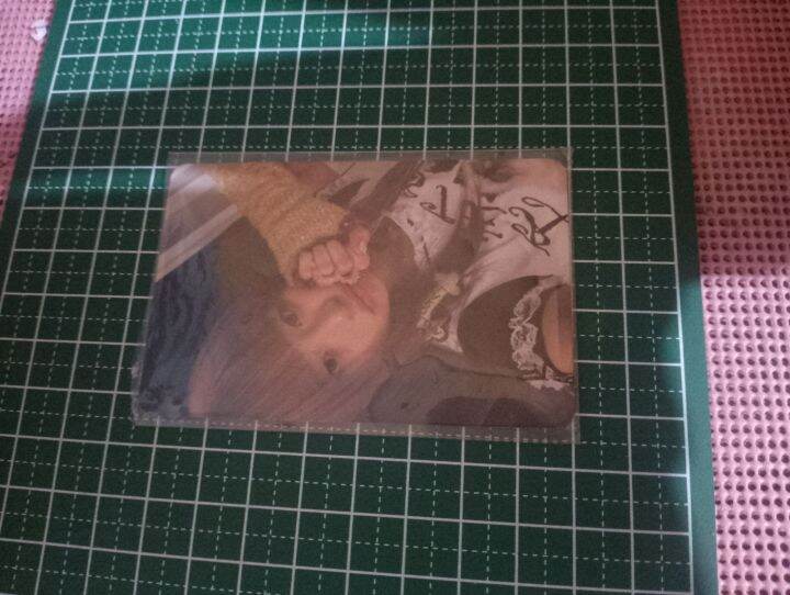 official photocard hanni with many Freebies | Lazada PH