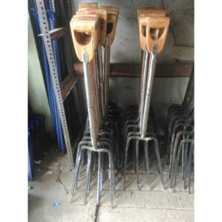 Garpu injak bahan baja disepuh dan di tempa alat bantu pertanian dan ...