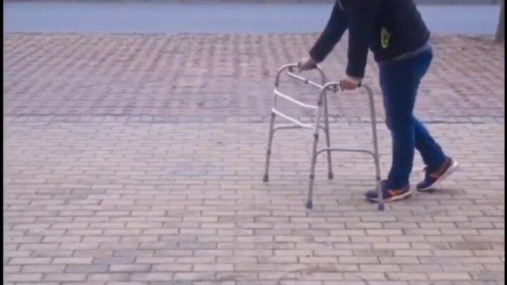 ที่หัดเดิน 4 ขา อลูมิเนียม พับได้/พับไม่ได้ (walker,ที่ค้ำเดิน,ไม้ค้ำ ...