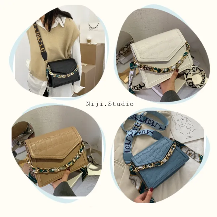 ดีไซน์เก๋ ~💗L2-022 กระเป๋าสะพายข่้าง กระเป๋าแฟชั่นเกาหลี กระเป๋าทรงหมอน แต่งแถบเก๋ๆ สายผ้า ...