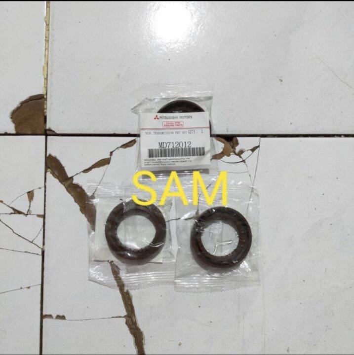 SEAL TRANSMISI DEPAN FRONT MITSUBISHI L200 OUT PUT MD712012 | Lazada ...