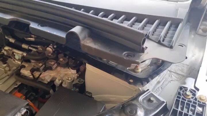 ตะแกรงกันหนู BYD ATTO3 แผ่นกันหนู ATTO3 วัสดุสแตนเลส ช่องแอร์ ชุบสีดำ ...