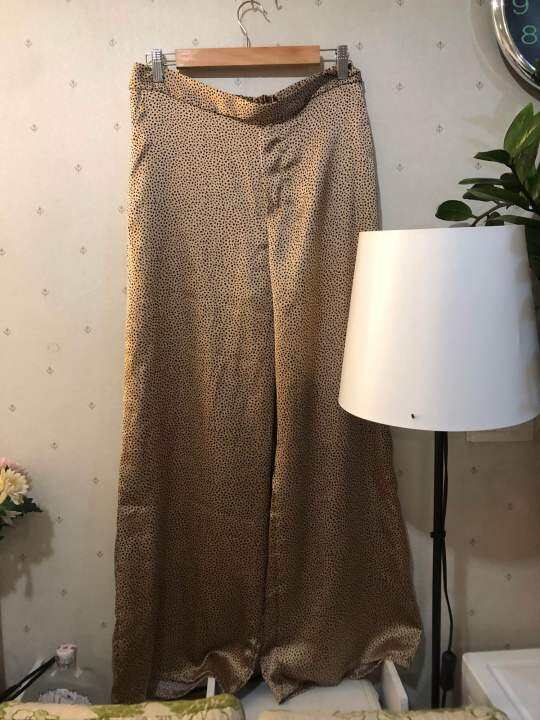 Kinbi กางเกงขาบานผ่าซาตินพรีเมียมสวยหรูหรา | Lazada.co.th