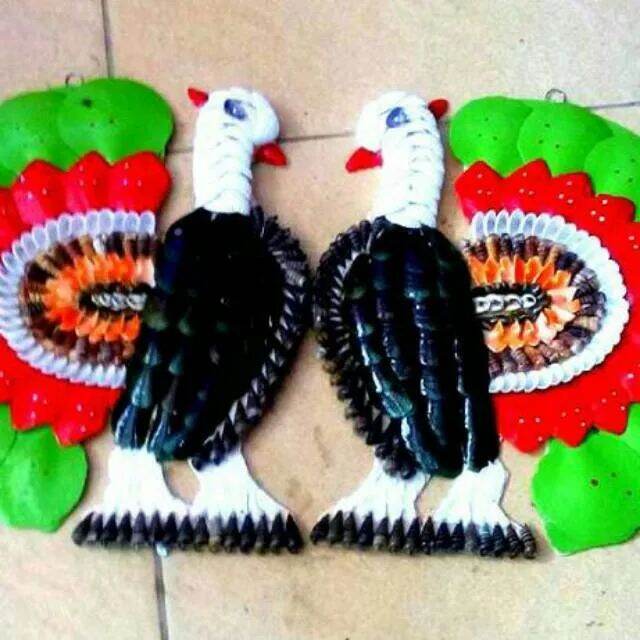 Sepasang Hiasan Dinding Burung Merak dari Kulit Cangkang Kerang ...