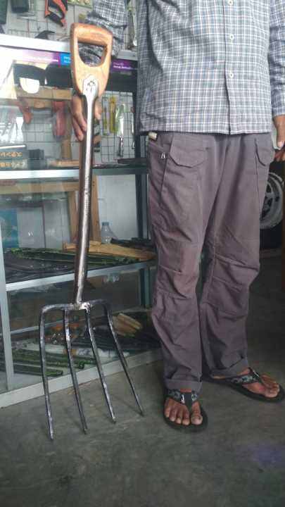 Garpu Injak Cap Gunung Persatuan Alat Kebun Garpu Gali Tanah Batu dan ...