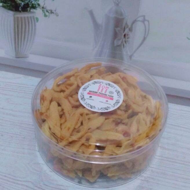 Kue Bawang Padang | Kue Bawang Gunting Khas Padang ukuran Toples 250 ...