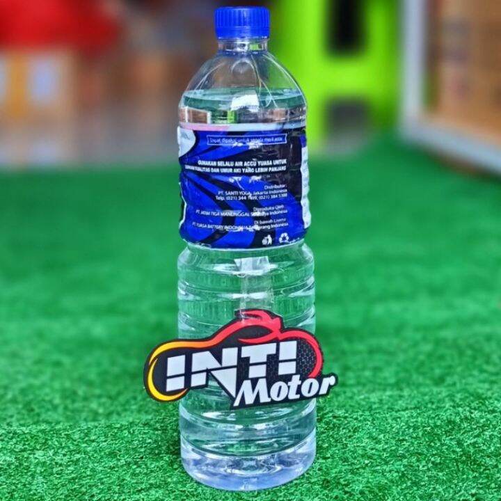 Air Aki Botol Besar YUASA 1 LITER merk MotoGuard Water Accu Big 1000 ml ...