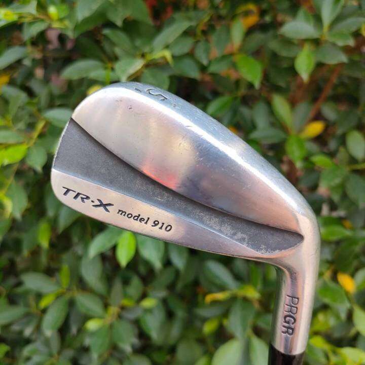 เหล็ก 5 PRGR TR-X MODEL 910 เหล็กพรีเมี่ยมญี่ปุ่น ด้านในโปร่ง ทำให้ตีง่ายมากๆ และแน่นมากๆครับ ...