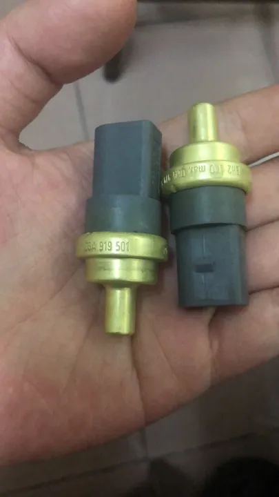 1X 06A919501A 06A919501เครื่องยนต์ Coolant Temperature Sender Sensor ...