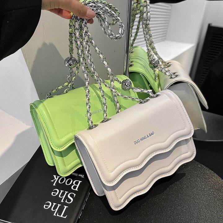 VEIKA กระเป๋าสะพาย หญิง กระเป๋าแฟชั่นการออกแบบสไตล์ฮ่องกงหยักกระเป๋า ...