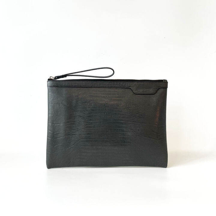 กระเป๋าถือคลัชลายตะกวดเทา Classic Clutch (M) Embossed - Lizard Grey ...