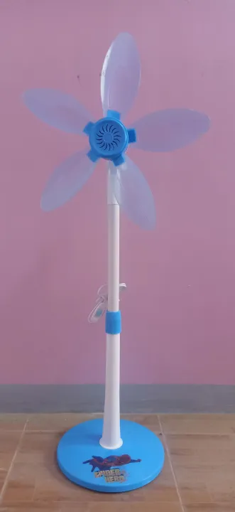 ZH Cute Design Stand fan 5 Blades Portable Stand fan Adjustable Mini ...