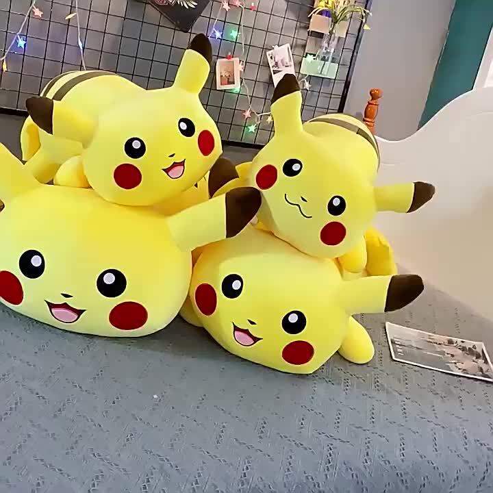 ตุ๊กตา Pikachu แบบยาวนอนหมอนนุ่มของเล่นตุ๊กตา Bikachu เบาะโซฟาสไตล์ร้อน ...