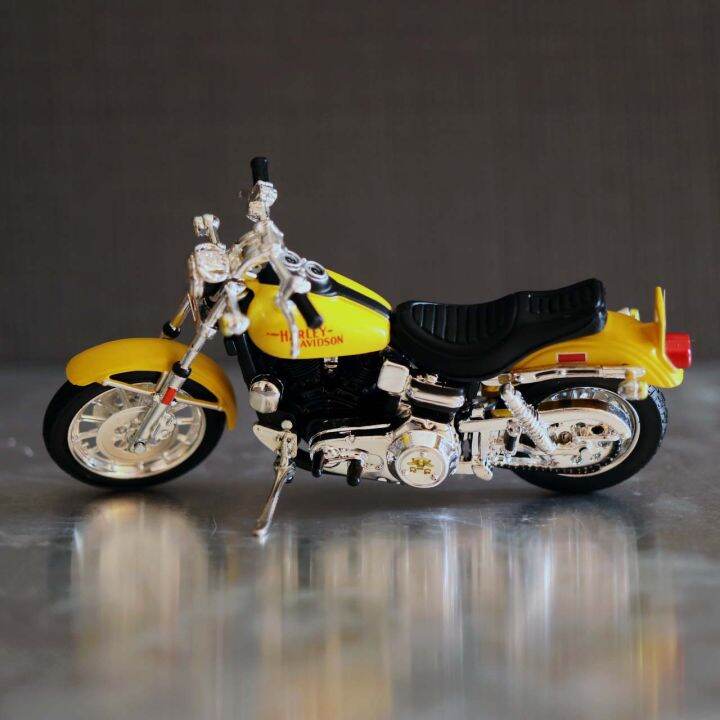 Maisto 1:18 Die-Cast Metal Vehicle H-D Motorcycles Series 38 Collection ...