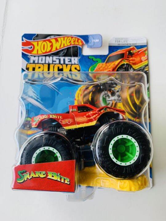 HOTWHEELS HOT WHEELS MONSTER TRUCKS SNAKE BITE MERAH SKALA 1 : 64 ...