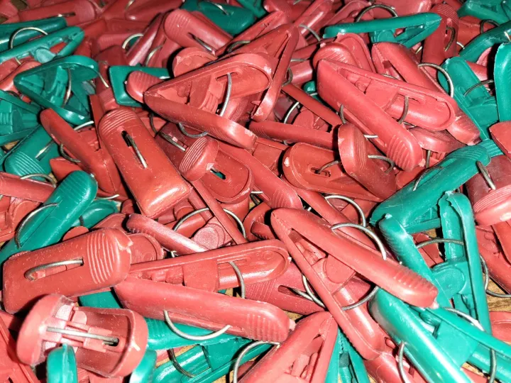 high quality & heavy duty jumbo laundry clips / sipit / ipitan / hanger ...