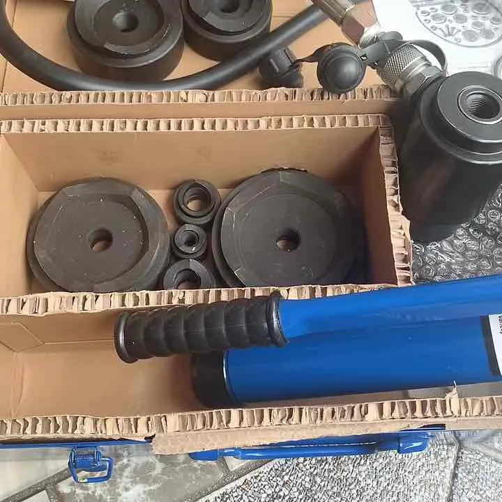 Hydraulic knock out puncher 1/2 to 4inches adgm brand use for panel ...