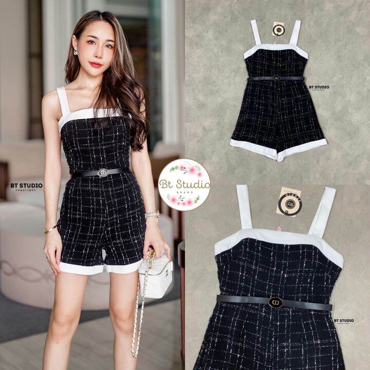 งานป้าย BT-Studio set 2ชิ้นเพย์สูทสายเดี่ยวขาสั้น ผ้าทวิสต์สีดำตัดขอบขาว มาพร้อมเข็มขัดเส้นเล็ก ...