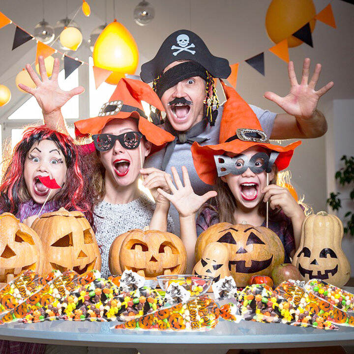 Microgood 100ชิ้นถุงฮาโลวีนสามเหลี่ยมรูปร่างที่มีน้ำหนักเบาอเนกประสงค์แมงมุมพิมพ์ถุงขนมสำหรับวัน ...