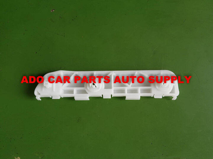 Toyota Hiace 2005 - 2014 Commuter Grandia Rear Bumper Bracket Retainer ...