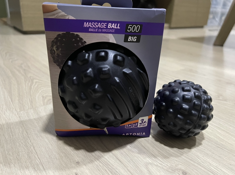 Aptonia Massage Ball ลูกบอลนวดตัวหลังออกกำลังกาย ดีไซน์ขนาดกะทัดรัด ...