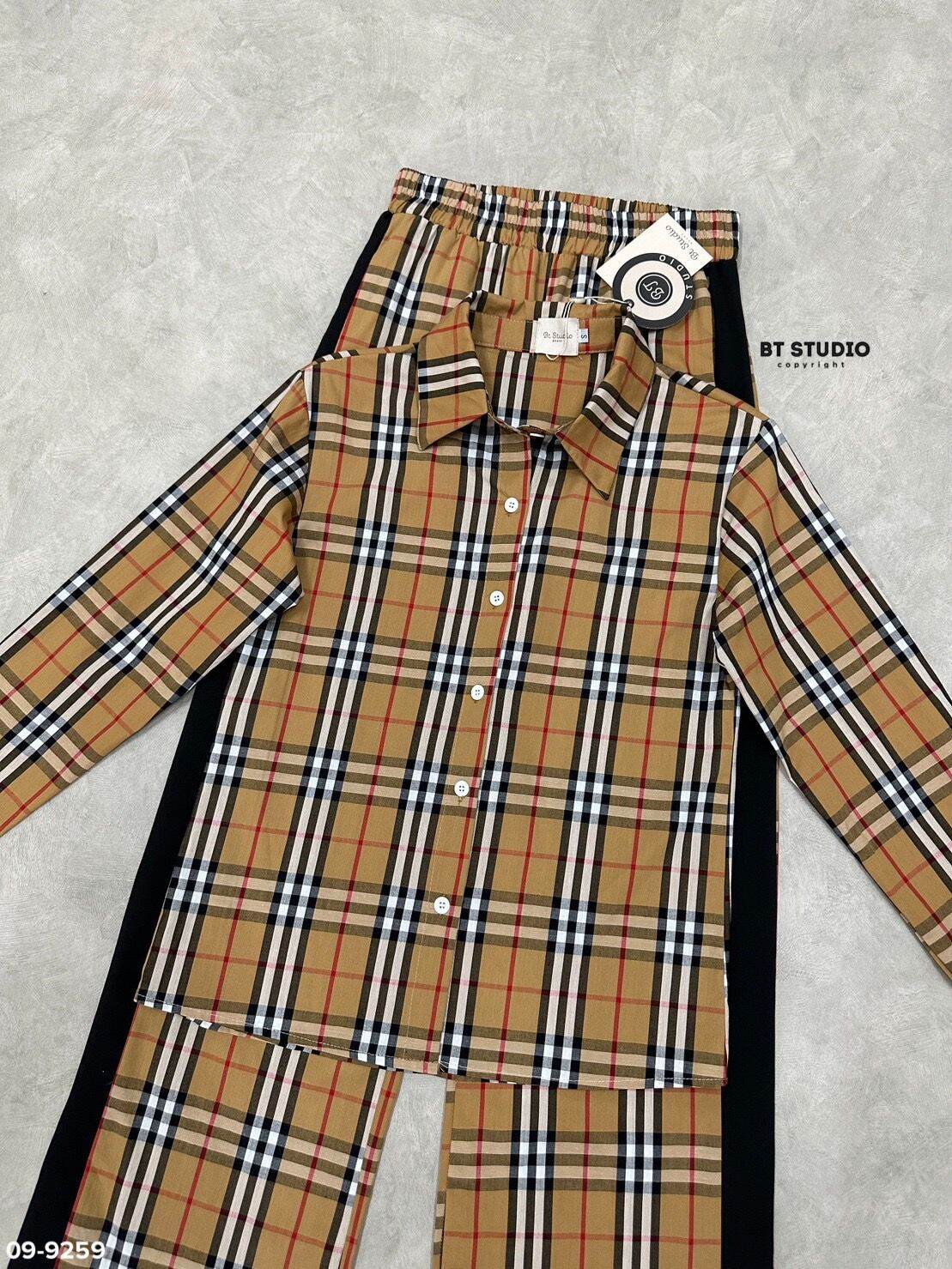 งานป้าย BT-Studio set 2ชิ้นเสื้อเชิ้ตแขนยาวคอปกกระดุมหน้า แมทซ์กับกางเกงขายาวเอวสม๊อคแต่งแถบข้าง ...