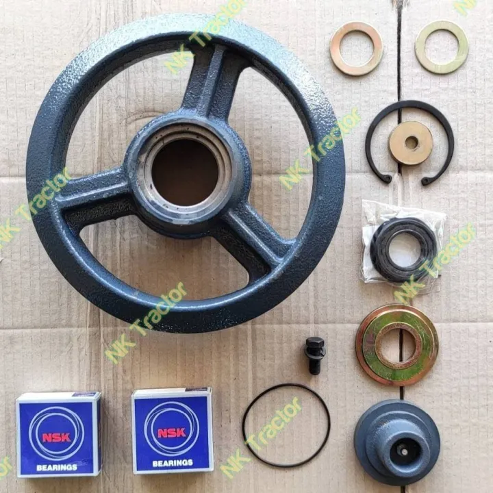 (จัดชุด ครบเซ็ท) ชุดล้อนำ DC60 DC68 คูโบต้า (Kubota) (ลูกกลิ้ง ตีนตะขาบ ...