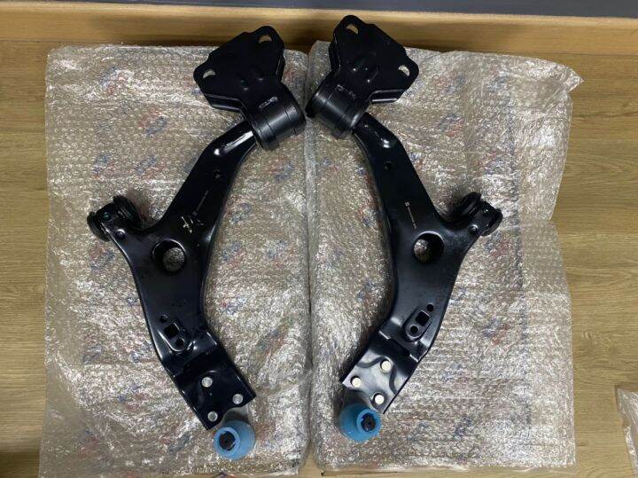 LOWER ARM SET LEFT & RIGHT complete with bush & ball joint (AFTERMARKET ...