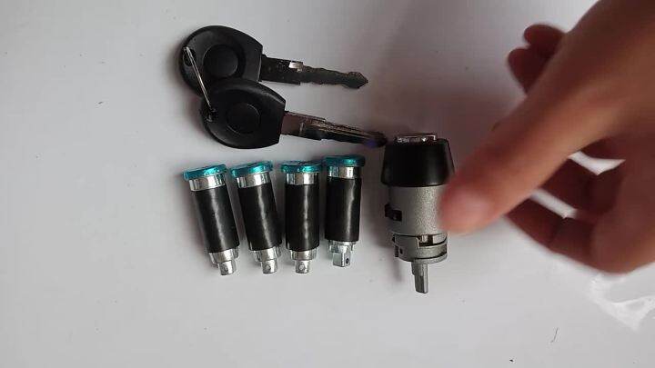 1 Ignition Switch 4 Door Lock Barrel With 2 Keys For VW T4 Caravelle ...