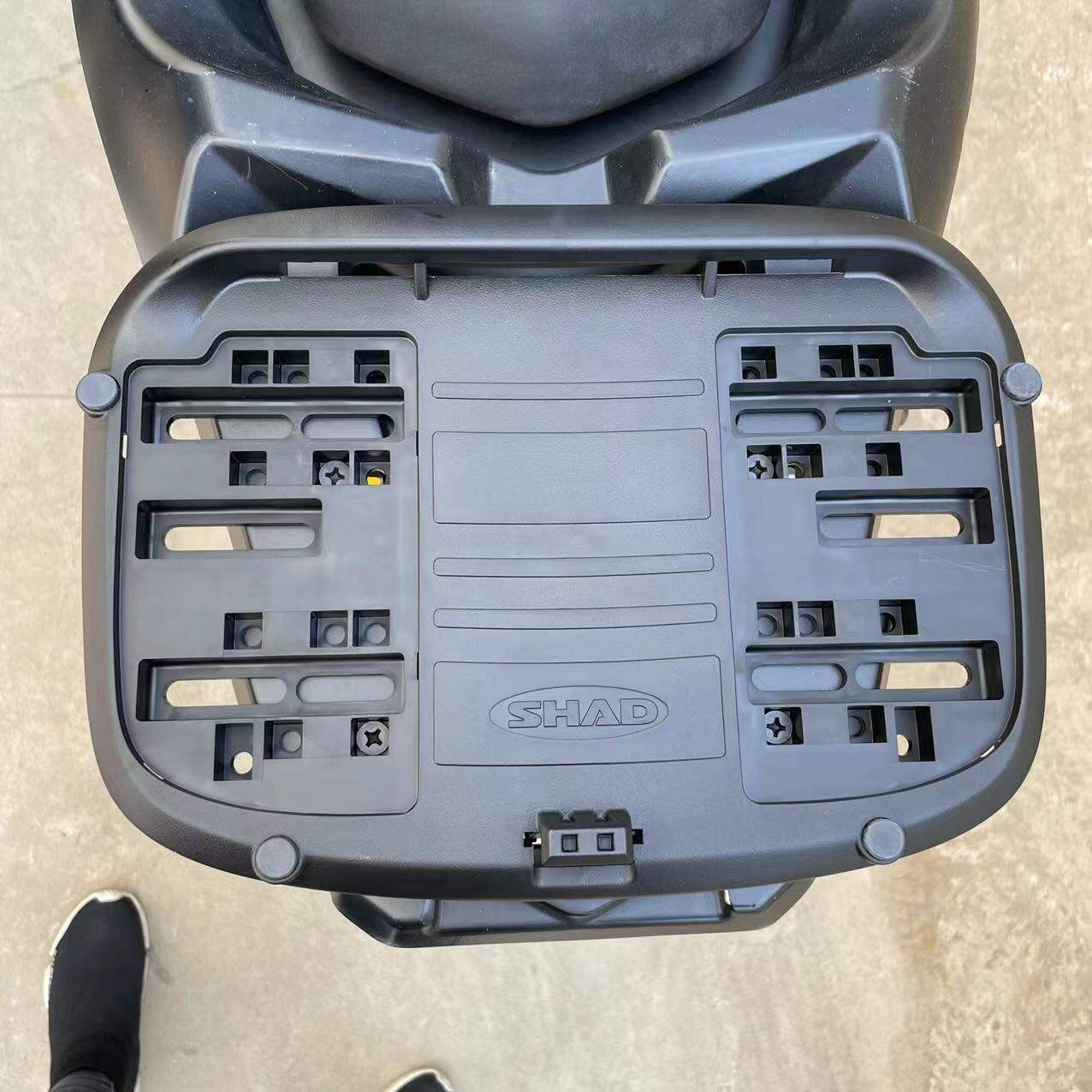 Universal Motorcycle 34L 39L 47L Rear Top Box Trunk Luggage Helmet ...