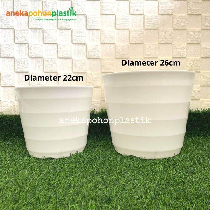 Aneka Pot Putih Plastik Ulir Putih Lovenia 27 32 Vas Tanaman Artificial ...