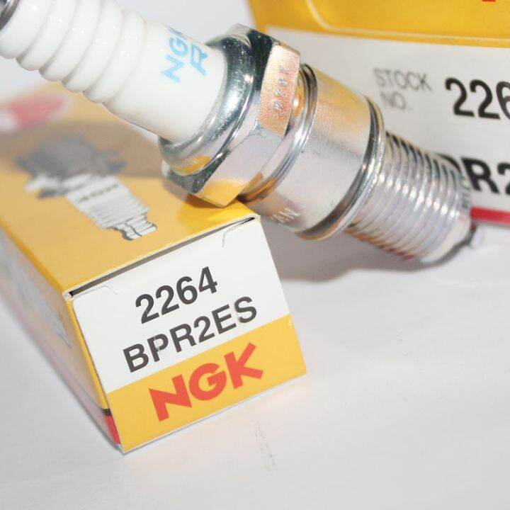 1PCS-ของแท้☾ หัวเทียน NGK BPR2ES เหมาะสำหรับรถย้ายเครื่องจักรในฟาร์ม ...