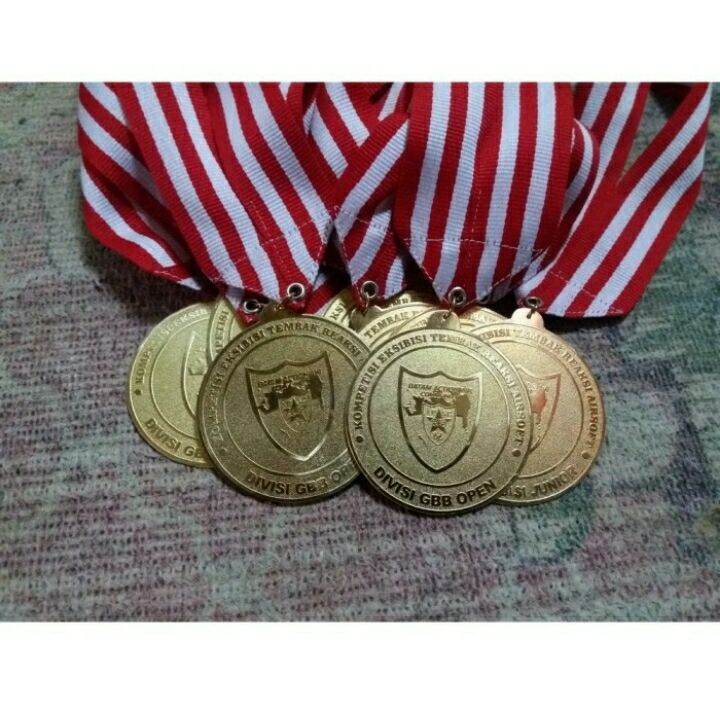 MEDALI WISUDA KUNINGAN | Lazada Indonesia