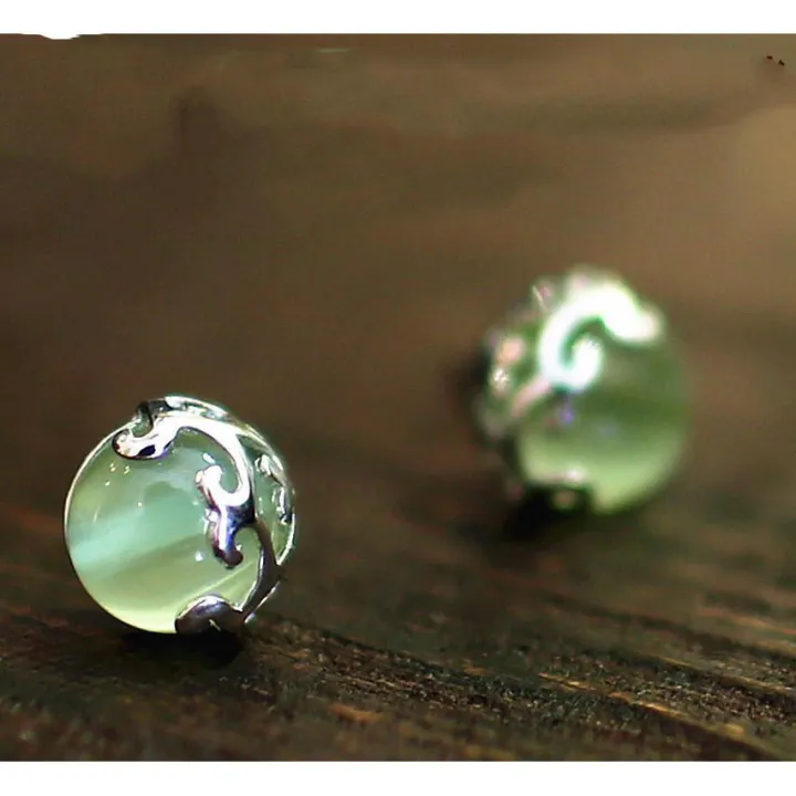 S925 เงินสเตอร์ลิงครึ่งแกะสลักต่างหู Grapestone ธรรมชาติสีเขียวแมวตา ...