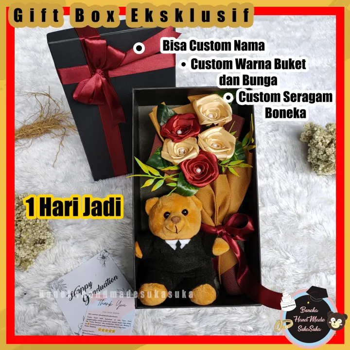 Boneka Couple Custom Nama Buket Bunga Wisuda Box Eksklusif Custom Foto ...