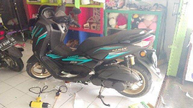 Stiker Nmax Hitam variasi 2021 Cutting Sticker Bahan Oracal | Lazada ...