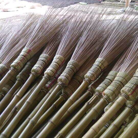 Sapu Lidi Gagang Bambu Cendani Besar Original Tradisional, Klasik ...