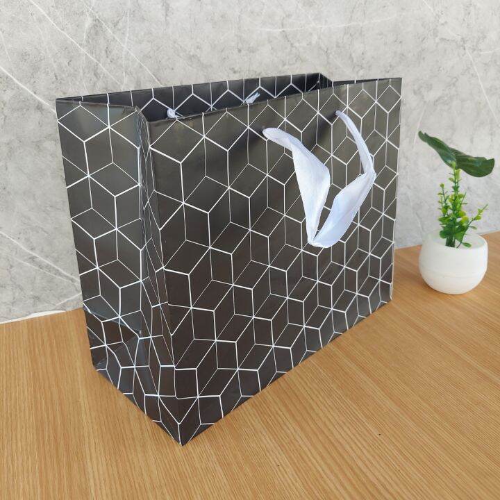 Paper Bag Motif Jaring Hitam Uk 32,5x25x14 cm Paperbag Kado Custom ...