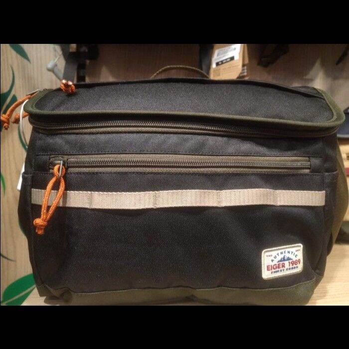 EIGER TAS SELEMPANG WEEKENDER TABLET SHOULDER - BLACK | Lazada Indonesia