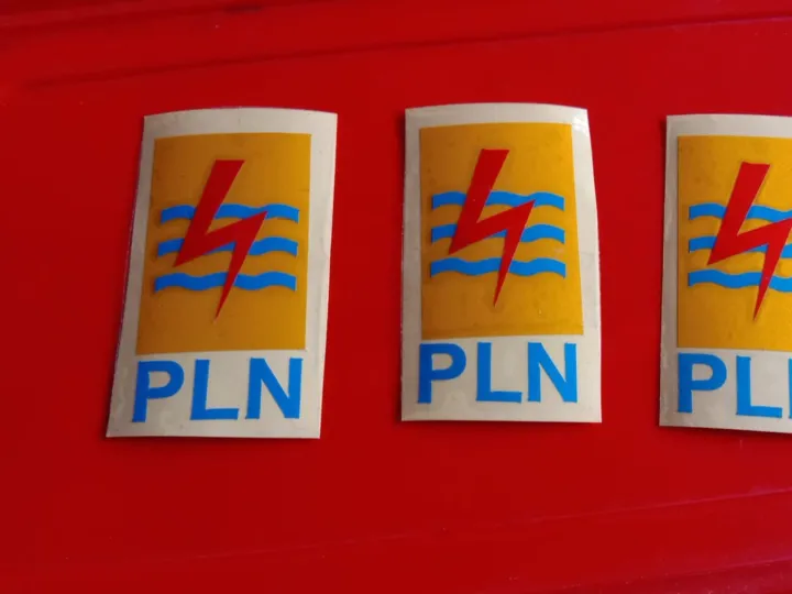 CUTTING STICKER LOGO PLN + TULISAN PLN - BAHAN REFLECTIFE - NYALA ...
