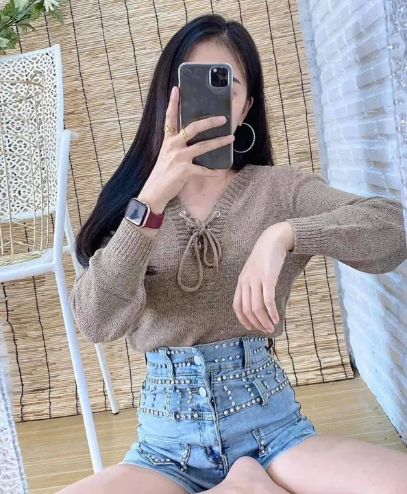 Bw Warisara🦄สื้อไหมพรมเชือกผูกโบว์หน้าแซ่บมากแม่ ใส่ตี้กับกางเกงยีนส์ขา